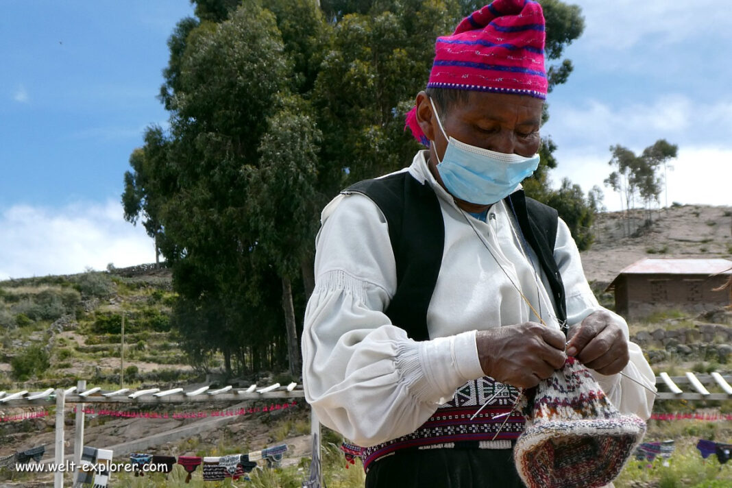 Titicacasee: Schwimmende Inseln der Uros & Insel Taquile - Welt Explorer